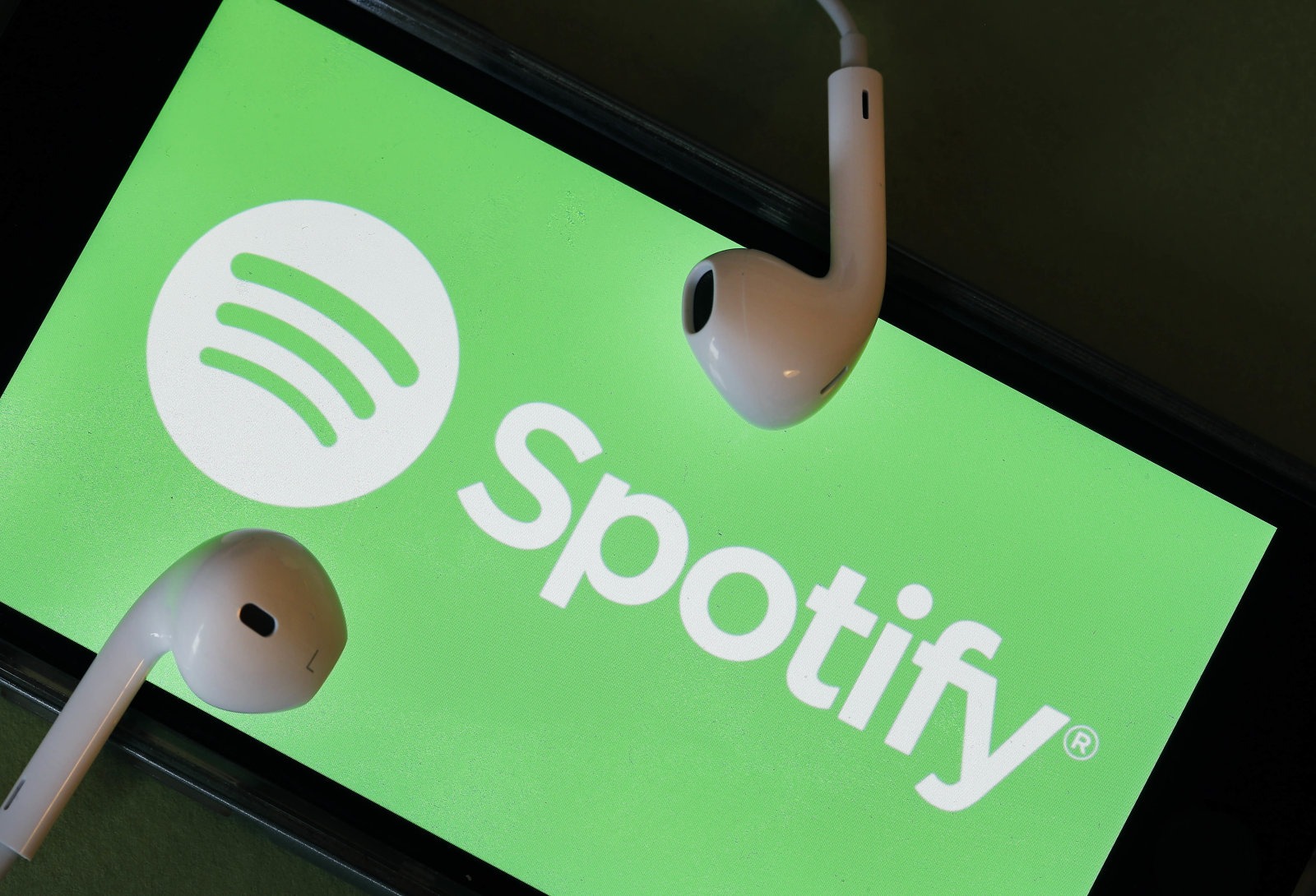 Spotify (SPOT) files for direct listing of its shares